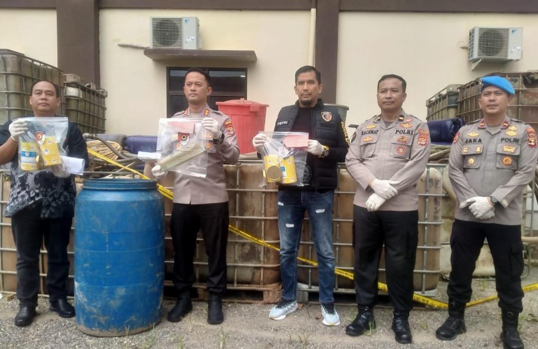 Gudang Pengoplosan Digerebek, Polres Pringsewu Amankan 3 Pelaku dan ...